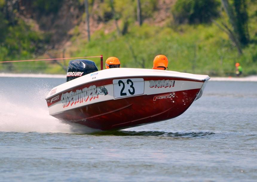 Ski racers hit the water for national titles in Bundaberg - ABC News