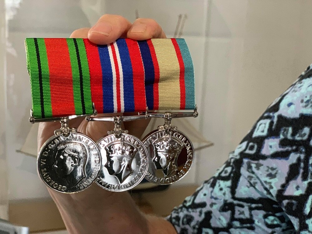 Defence prepares to back down from plan to strip medals - ABC listen