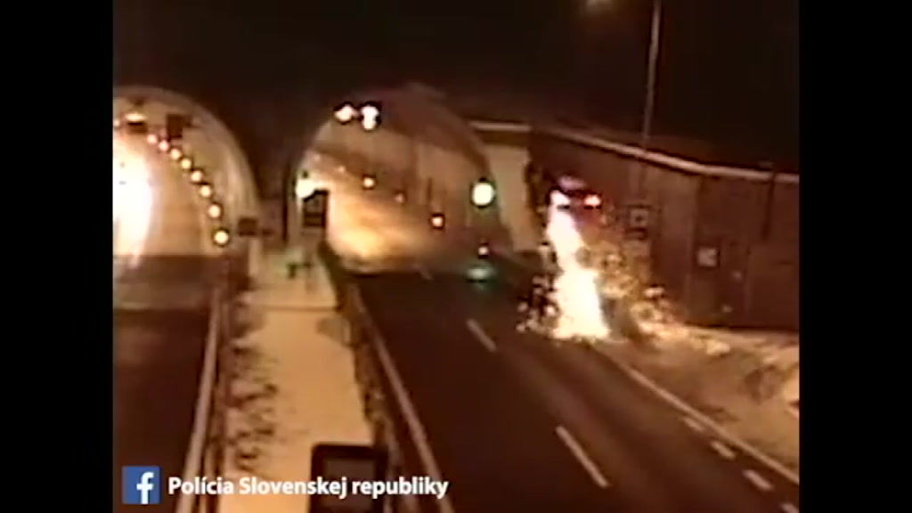 BMW car launched into explosive crash inside a tunnel entrance (no ...