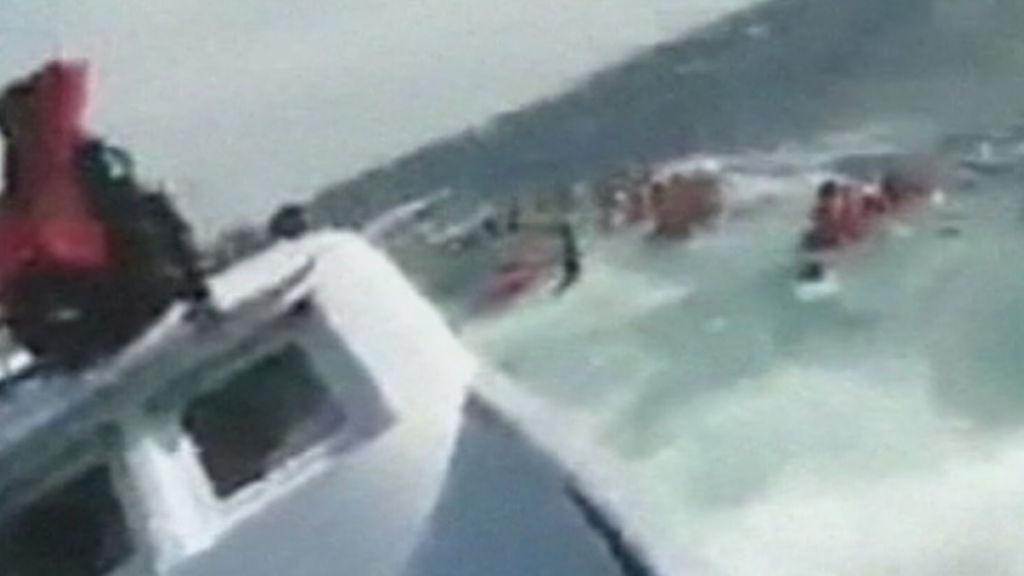 Footage emerges of deadly Indonesian ferry sinking off Sulawesi - ABC News