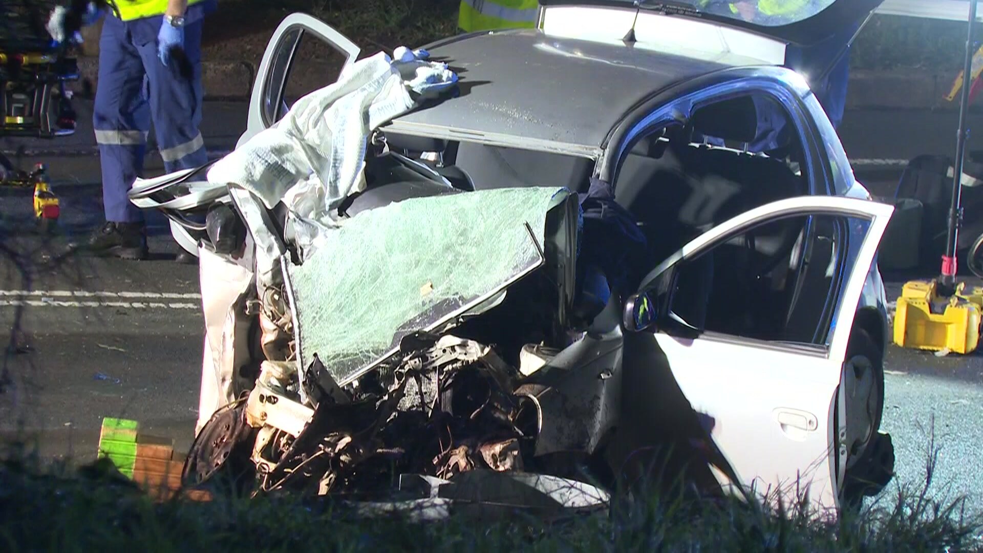 Brother and sister killed in Heckenberg crash as police hunt for three ...