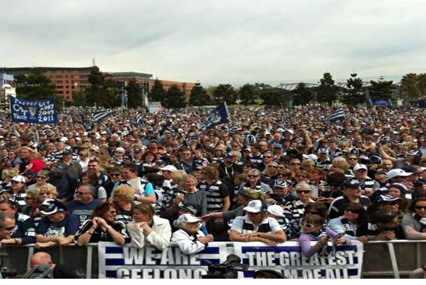 Premiers parade through Geelong - ABC News