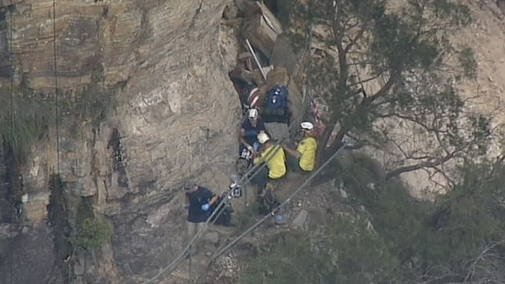 One man dead, two injured in track collapse at Wentworth Falls in Blue ...