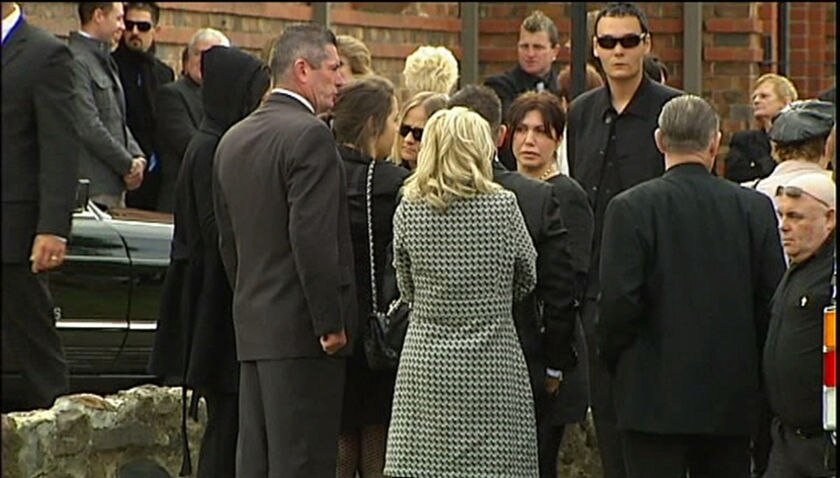 Carl Williams' family gather for funeral - ABC News