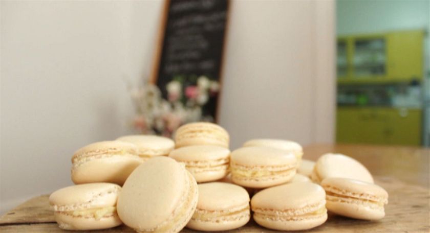 Vanilla macarons - ABC News