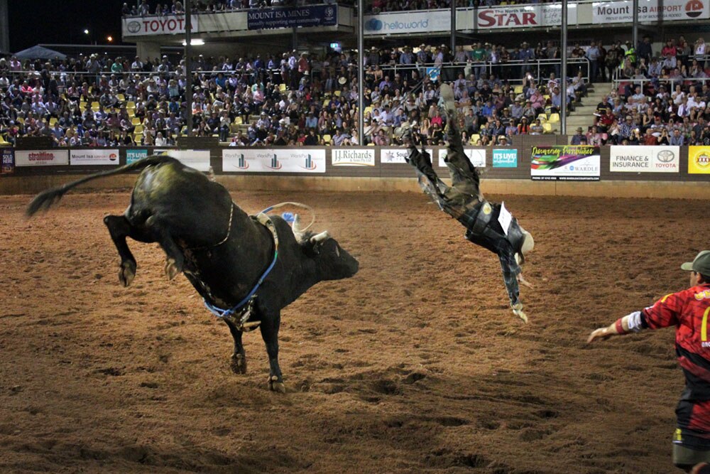 Biggest rodeo in the southern hemisphere brings big crowds to outback ...