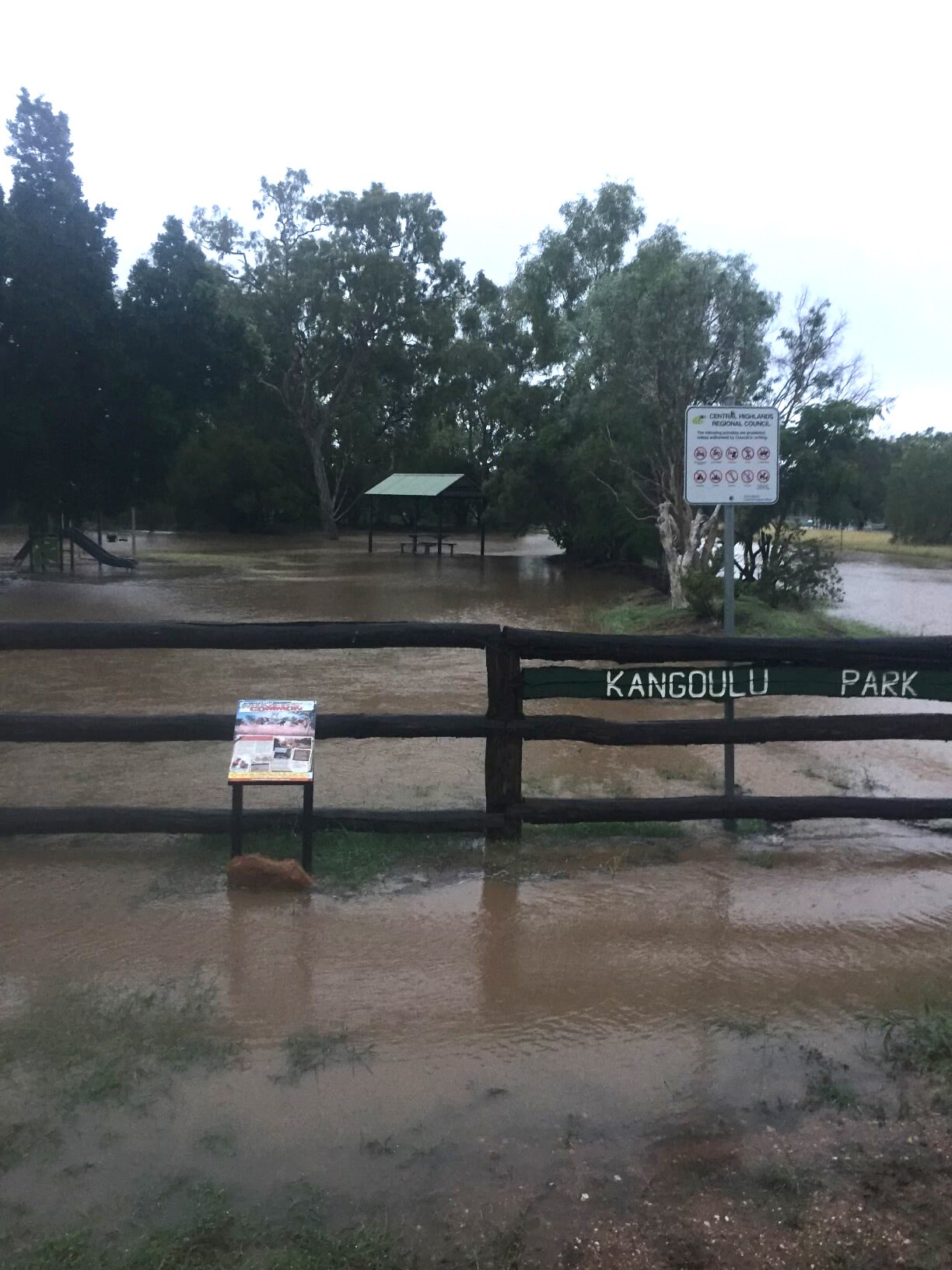 Flooding in Queensland's Central Highlands sees parts of Sapphire ...