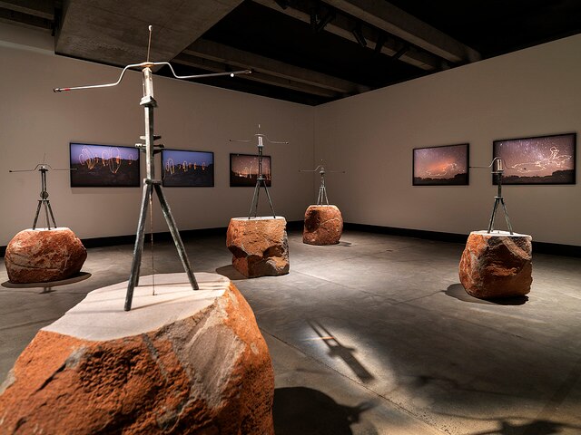 Cameron Robbins' art from the natural elements - ABC Radio National