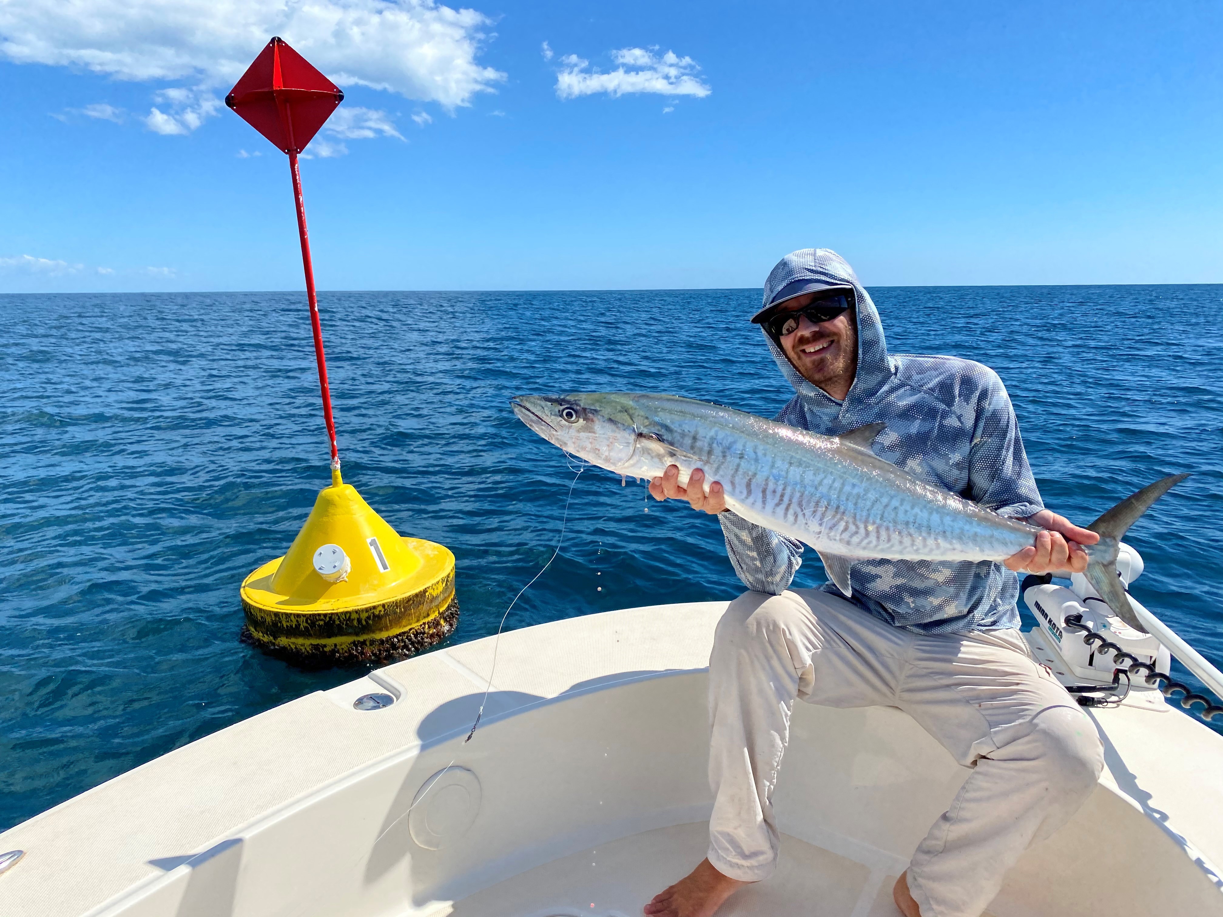 Fish aggregating devices welcomed by Pilbara sport fishers - ABC News