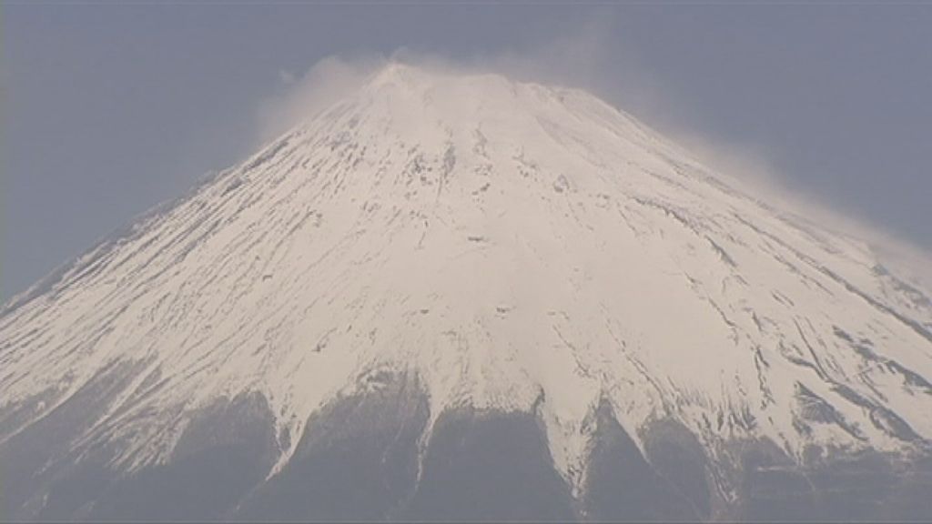 Scientist warns of Fuji eruption chaos - ABC News