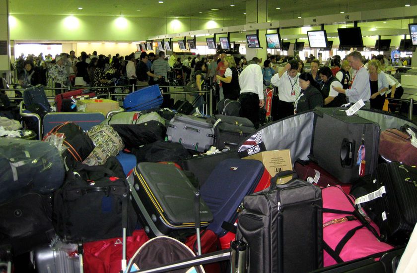 Luggage chaos continues after airport strikes - ABC News