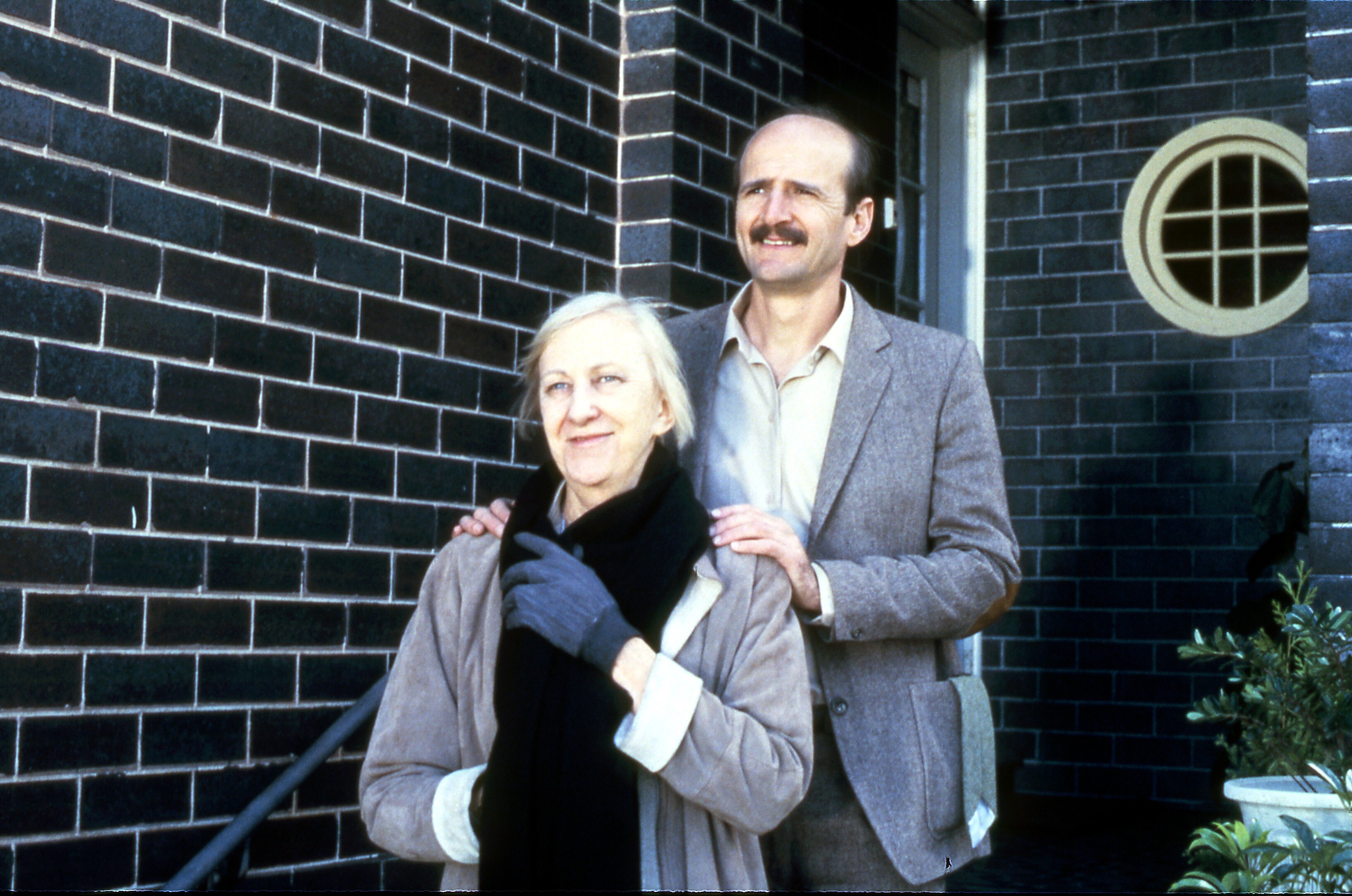 Thirsty south-west carpet python stretches out for water in WA garden ...