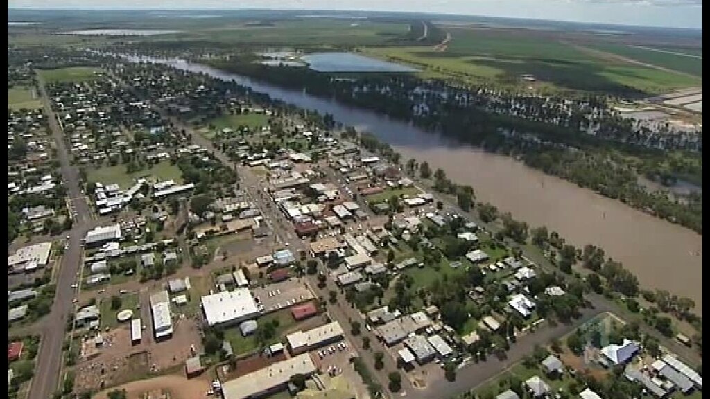 St George flood threat downgraded - ABC News