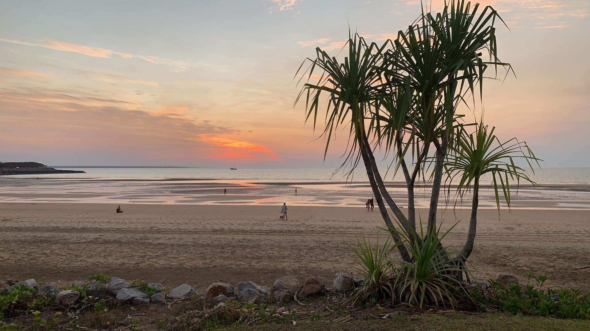 Would you swim in a tropical Darwin beach during the Dry Season? - ABC ...