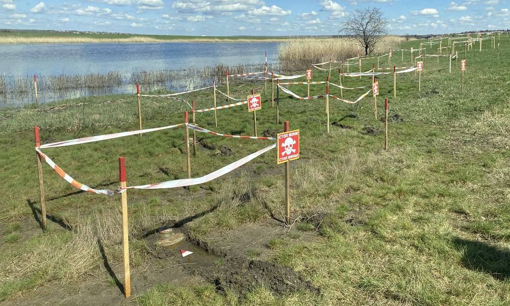 Minefields hinder Ukraine's economic resilience - ABC listen