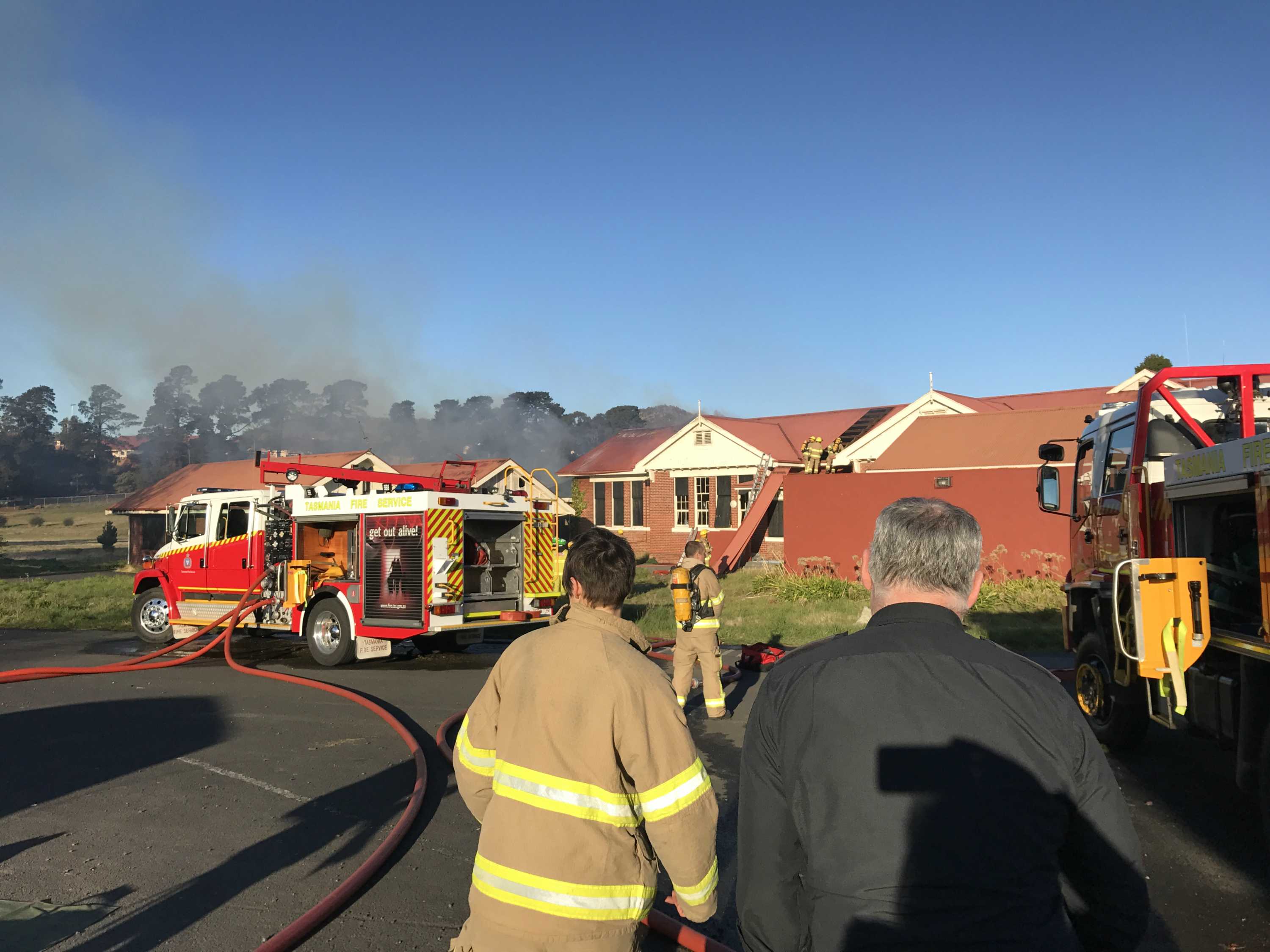 Old Claremont Primary School burnt in suspected arson attack - ABC News