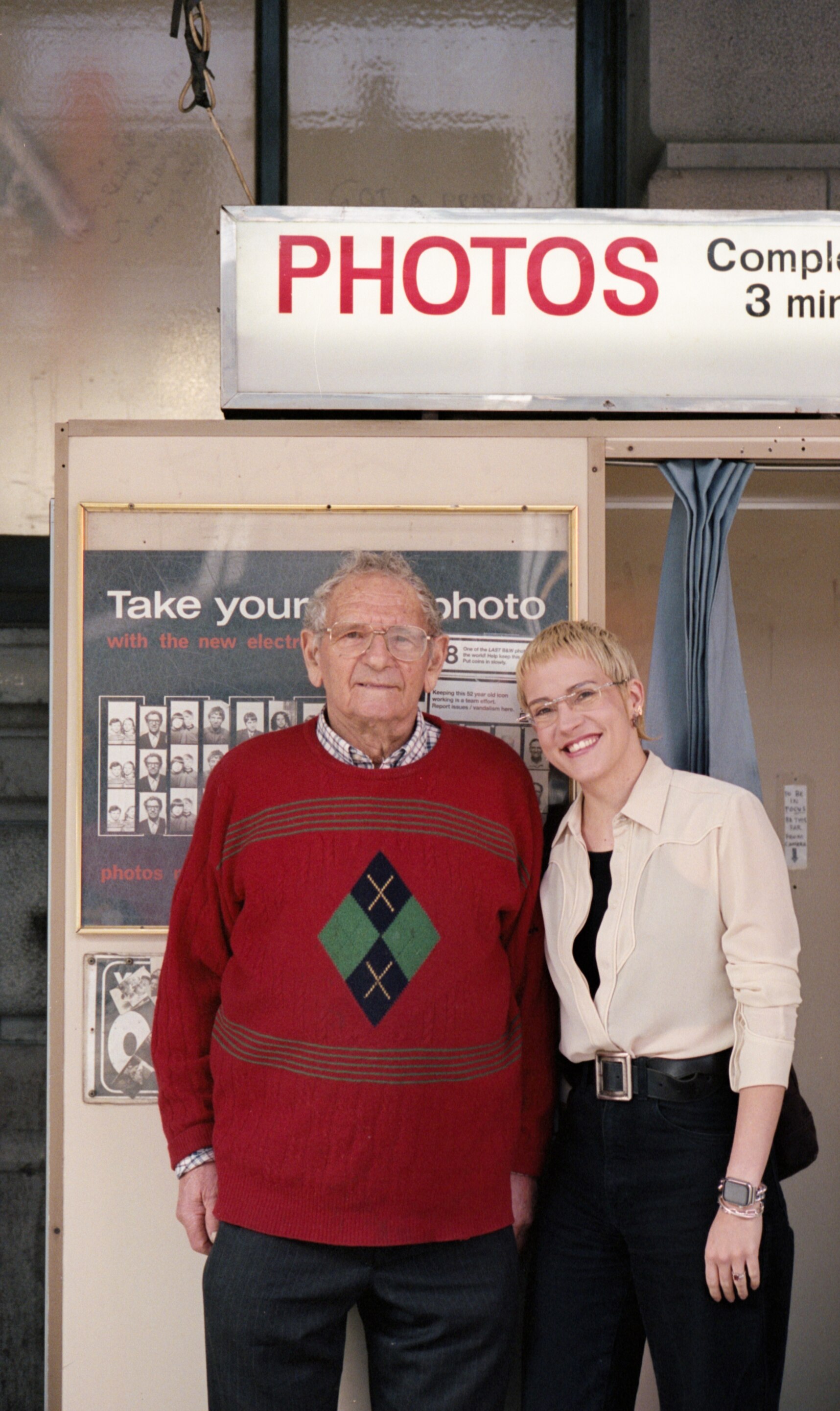 Flinders Street photo booth operator Alan Adler dies, aged 92 - ABC News