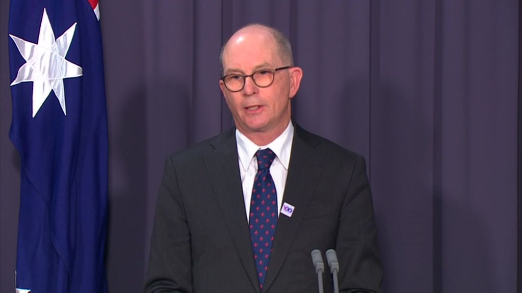 CMO Paul Kelly explains why the advice on AstraZeneca has changed - ABC ...