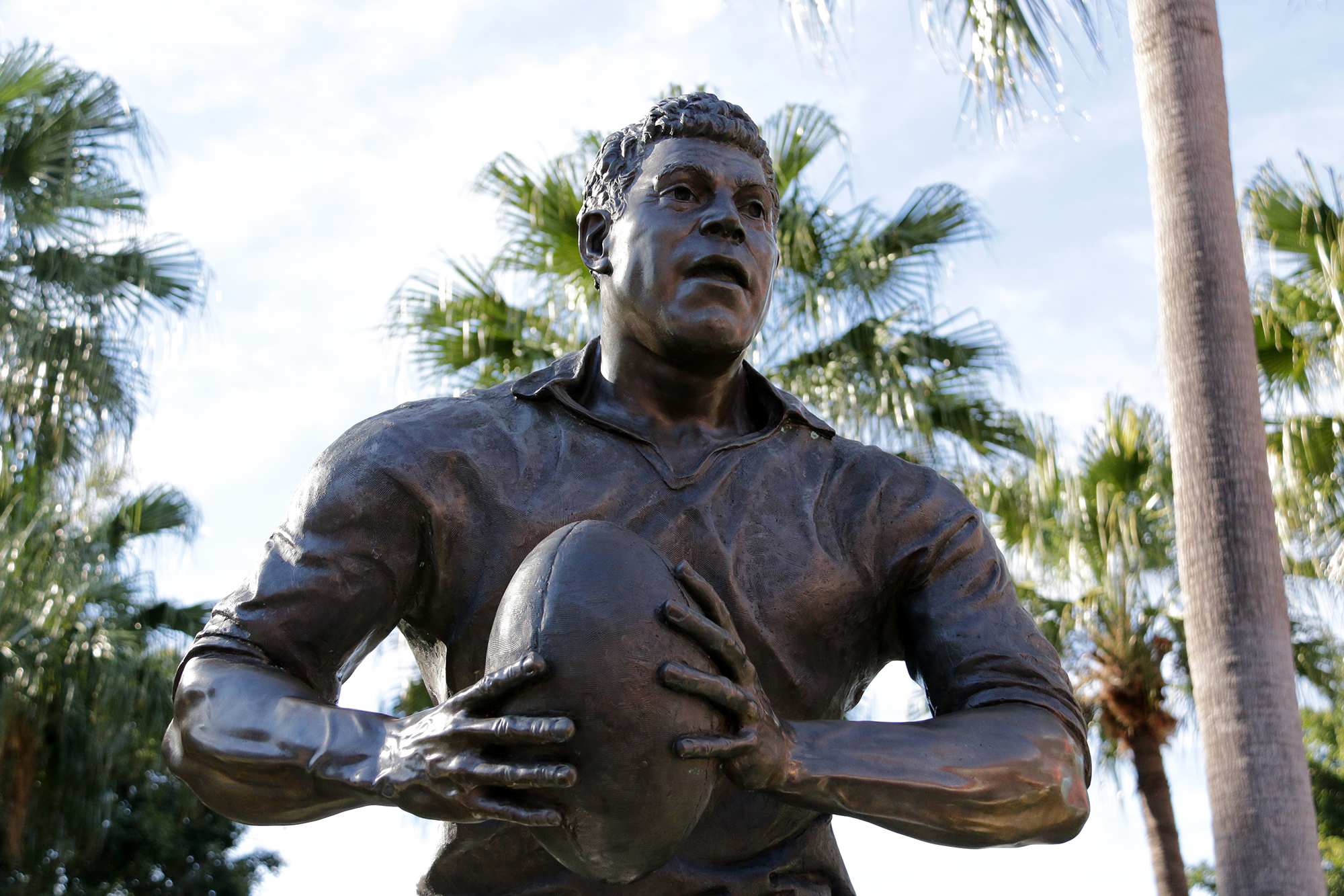 Want to get a statue in Brisbane? Being a footballer helps - ABC News