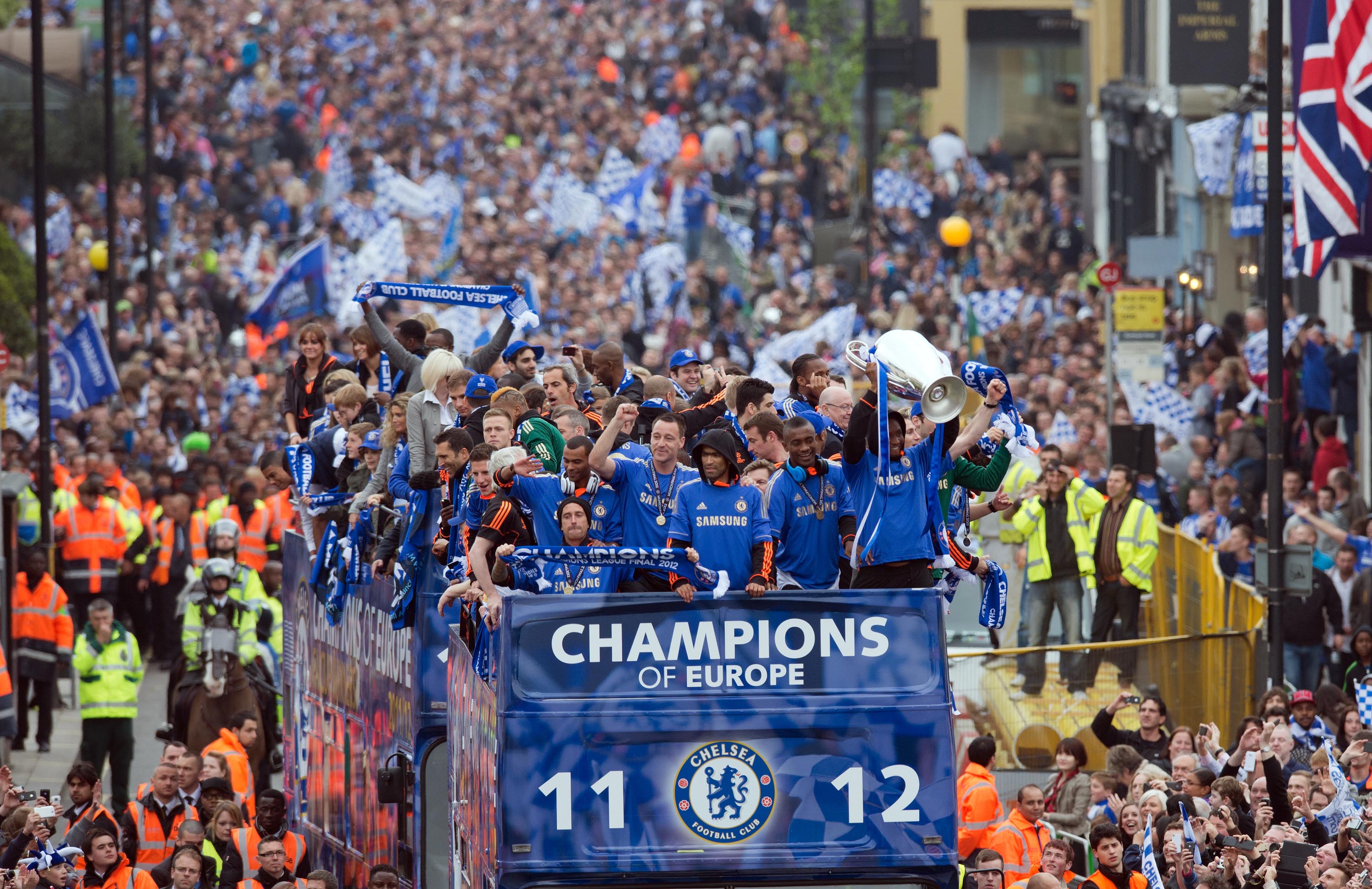 Chelsea parades cup through London - ABC News