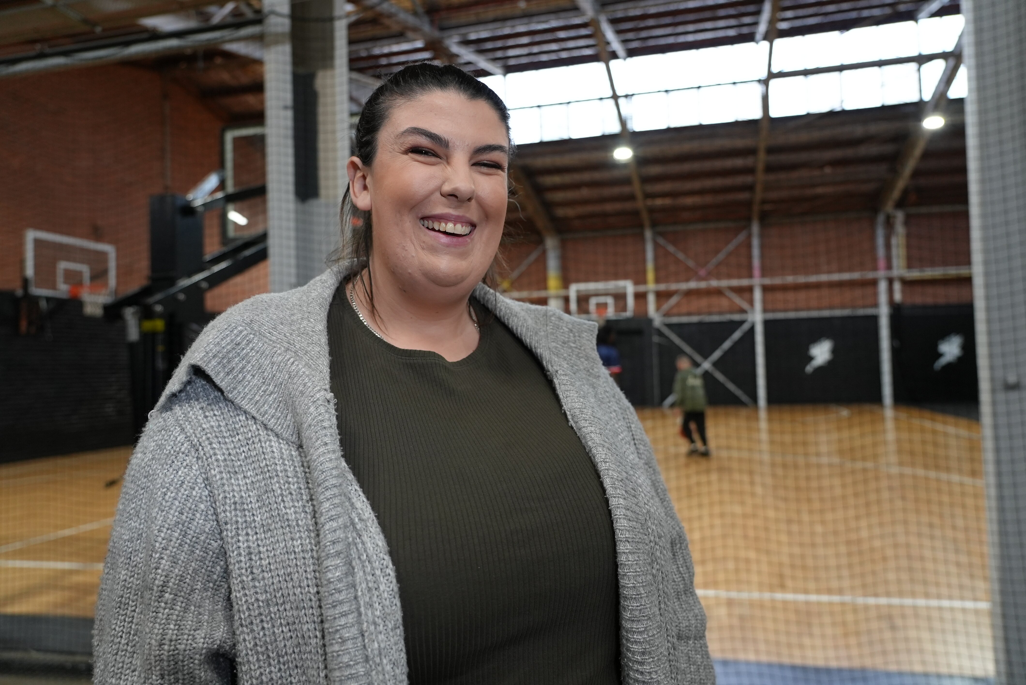 Basketball fan Noah, 8, treated to surprise meet with Adelaide 36ers recruit Alex Starling - ABC ...