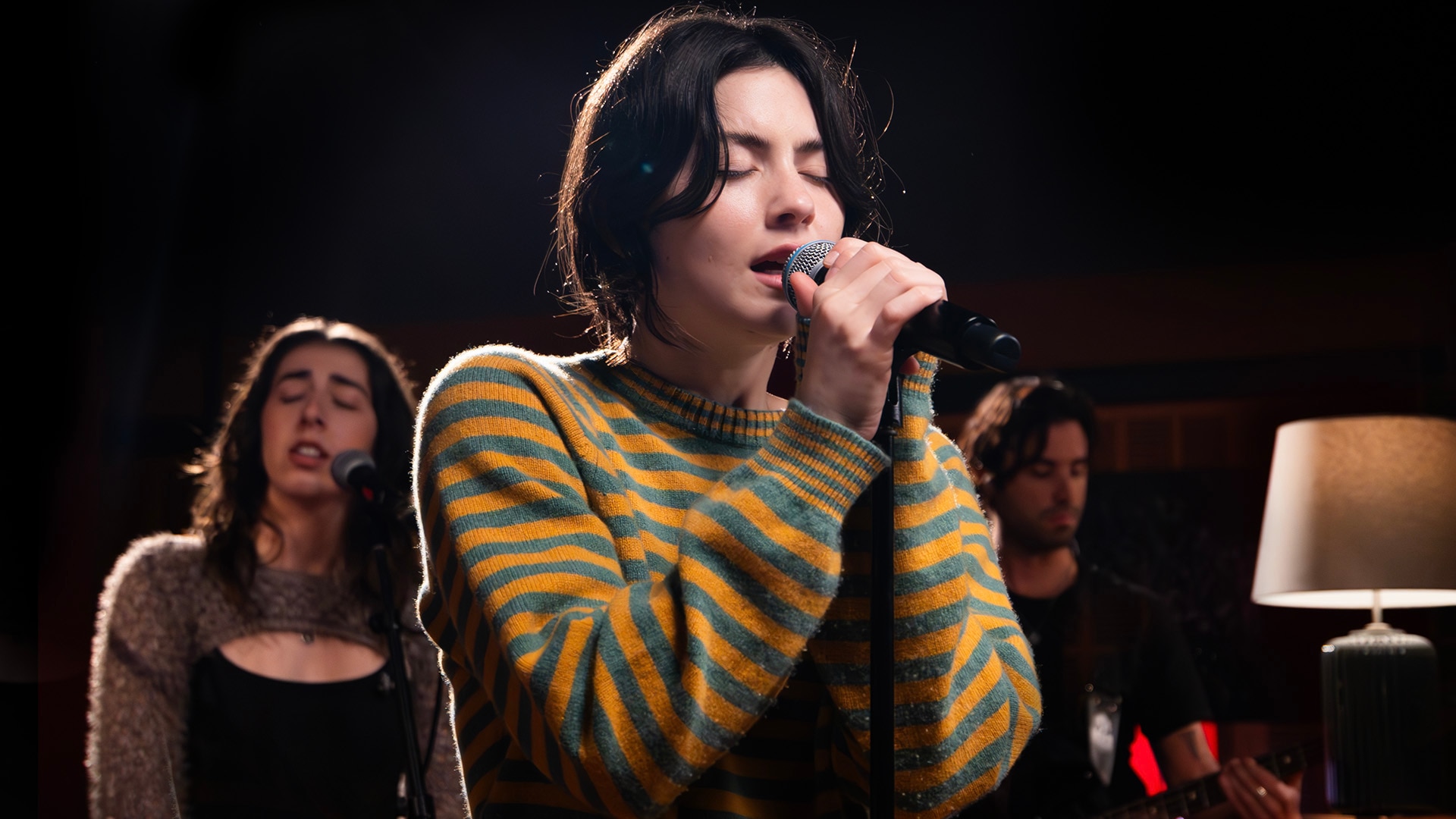 Behind Gracie Abrams' cover of Ethel Cain's 'American Teenager' for ...