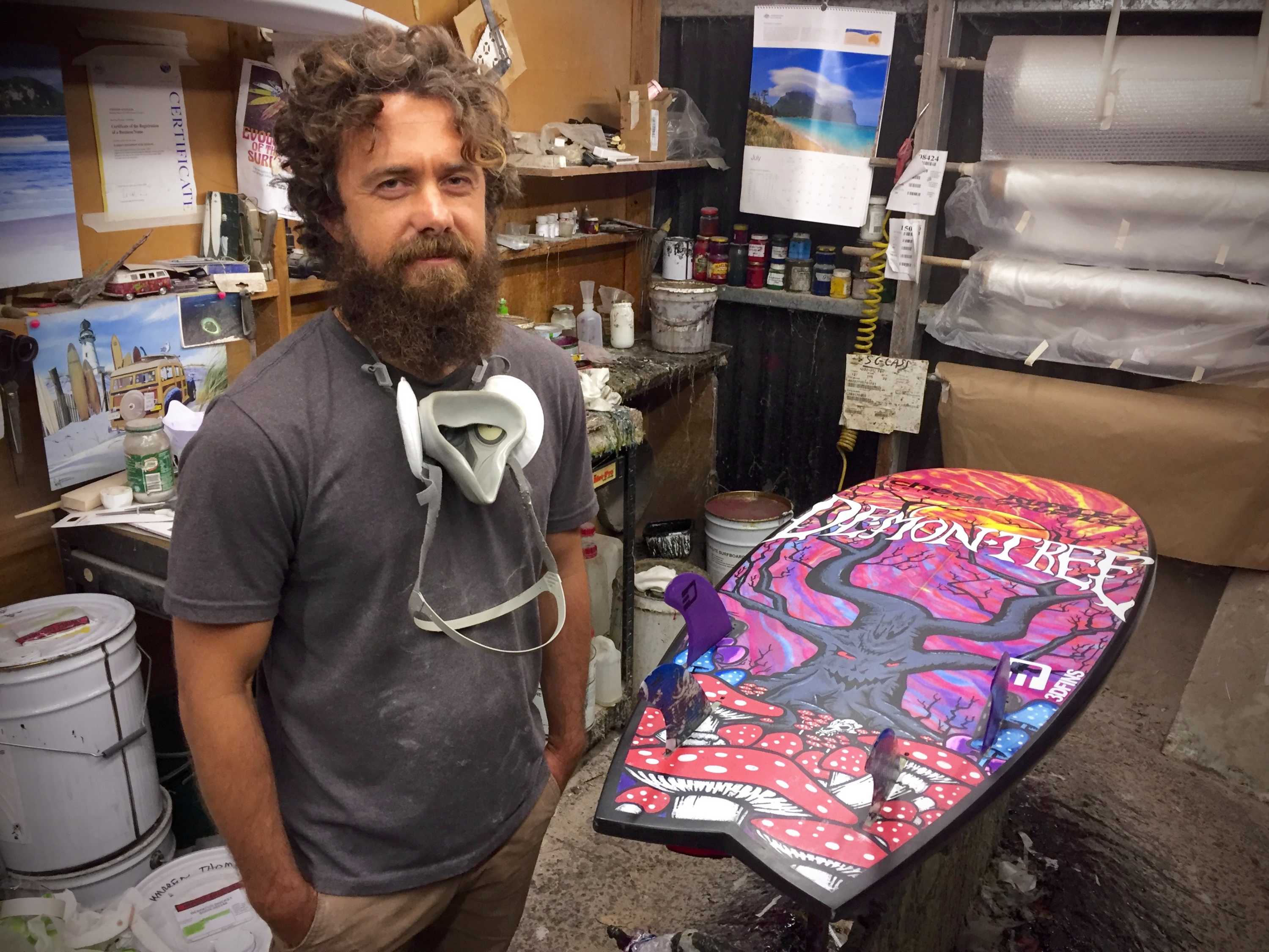 Coastal towns help save Australian surfboard manufacturing - ABC News