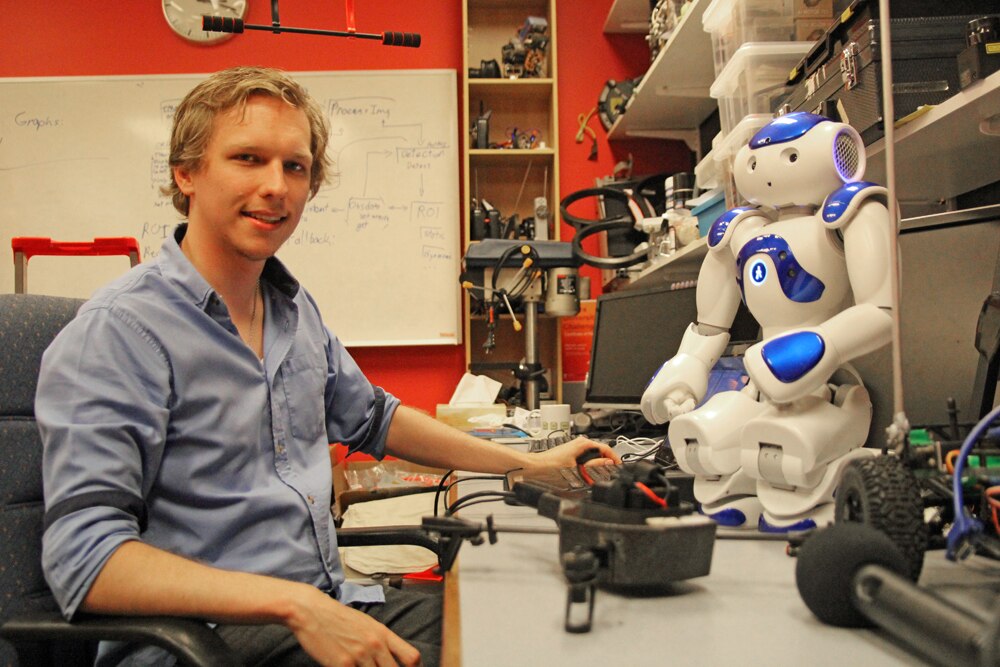Gold Coast robotics lab gearing up for future with driverless cars ...