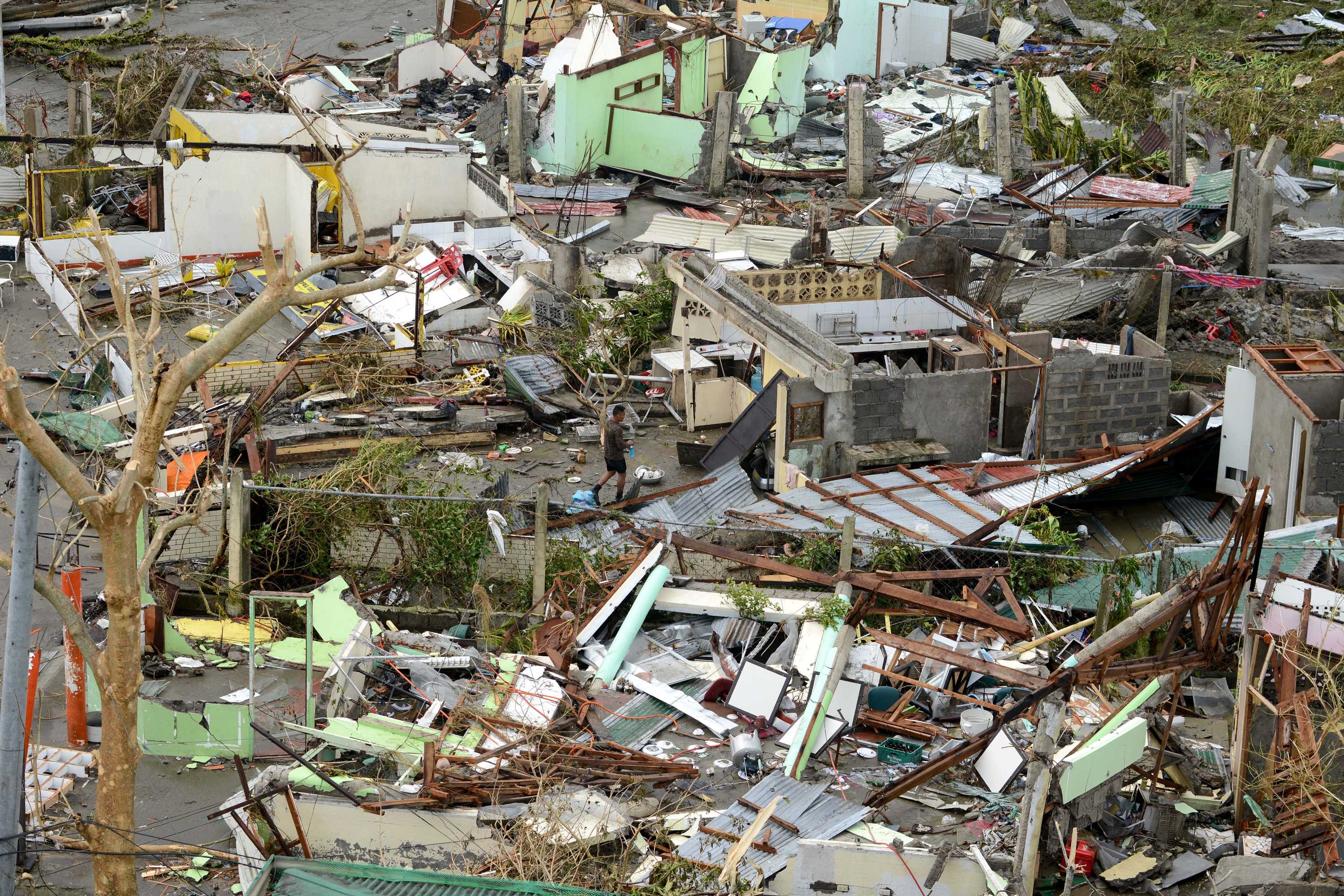 Aid rushed into Philippines as scale of damage becomes clearer - ABC listen
