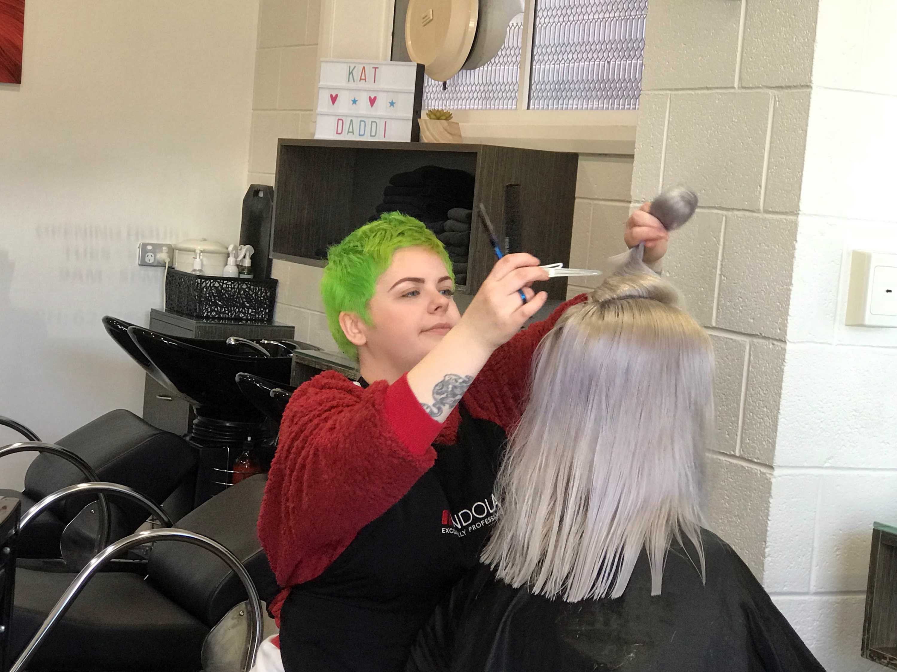 Faux drag queen Kat Daddi wowing audiences in Tasmania by flipping what ...