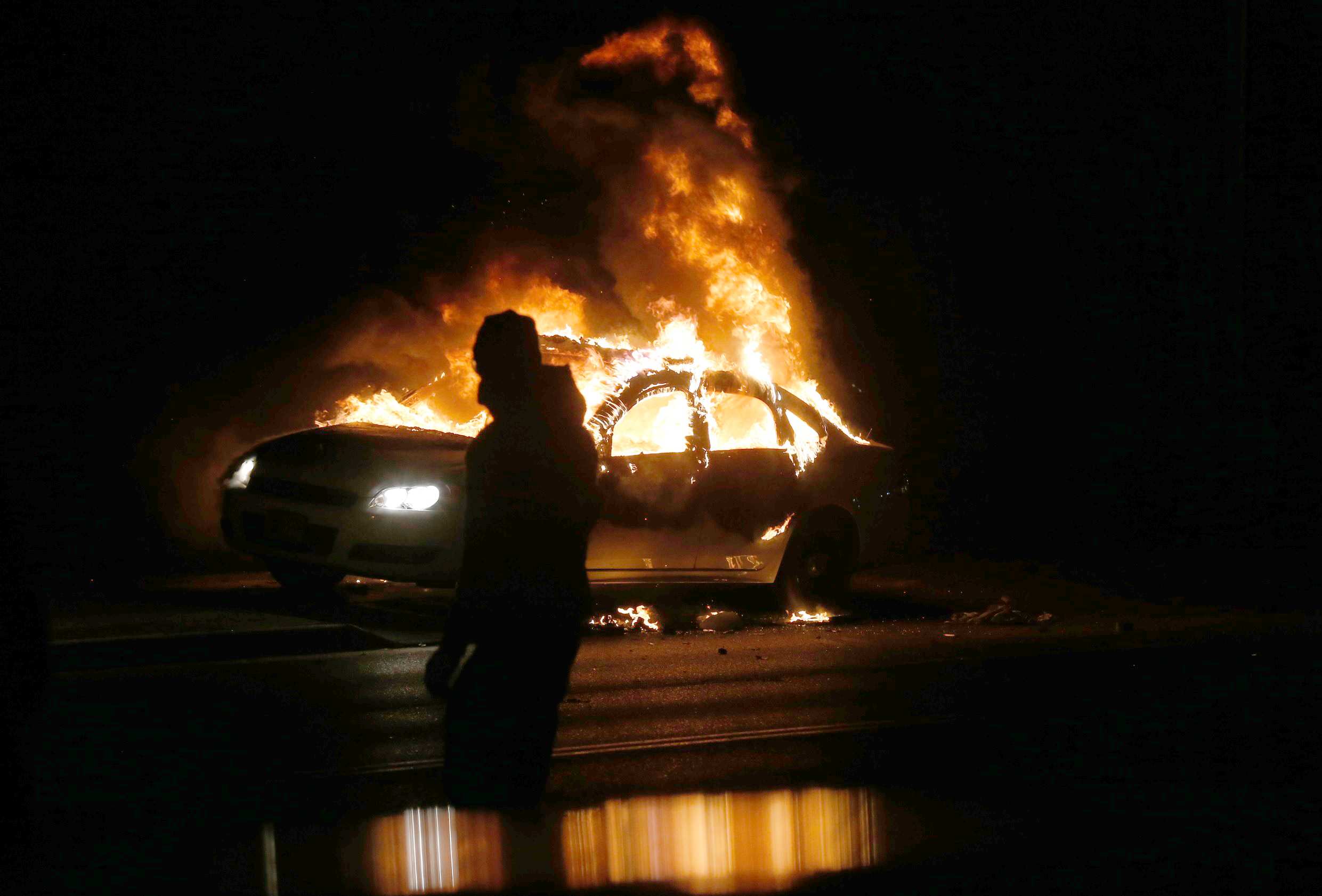 Rioting and looting in Ferguson after grand jury ruling - ABC Radio