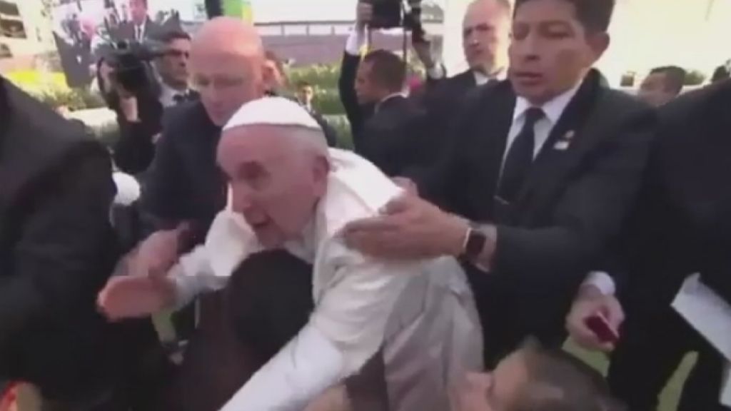 Pope Francis becomes angry with over-enthusiastic parishioner in Mexico ...