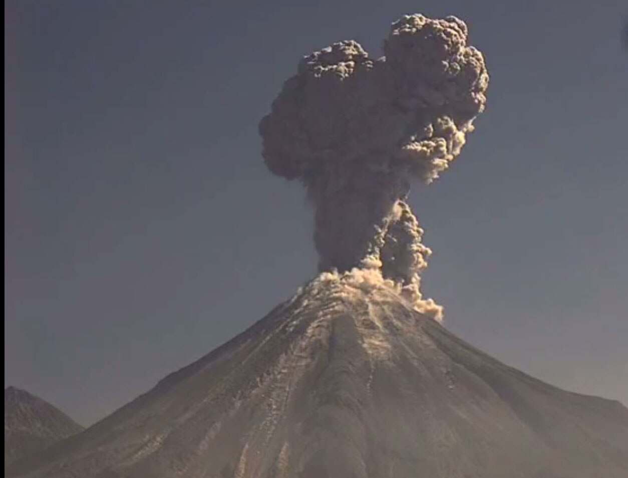 Mexico's 'Volcano of Fire' in Colima spews colossal column of ash over ...