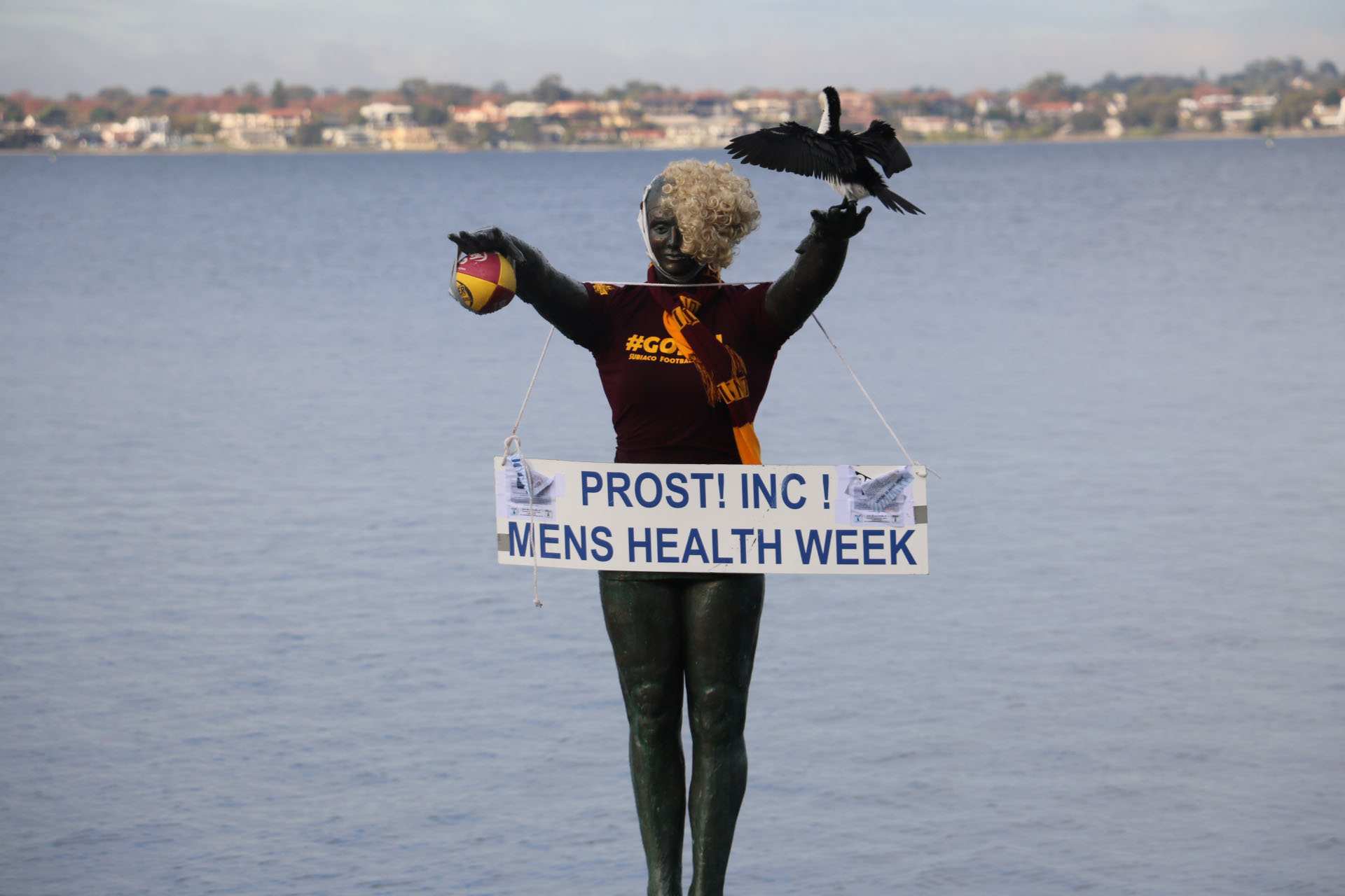 Perth's Eliza statue kitted out for Men's Health Week - ABC News