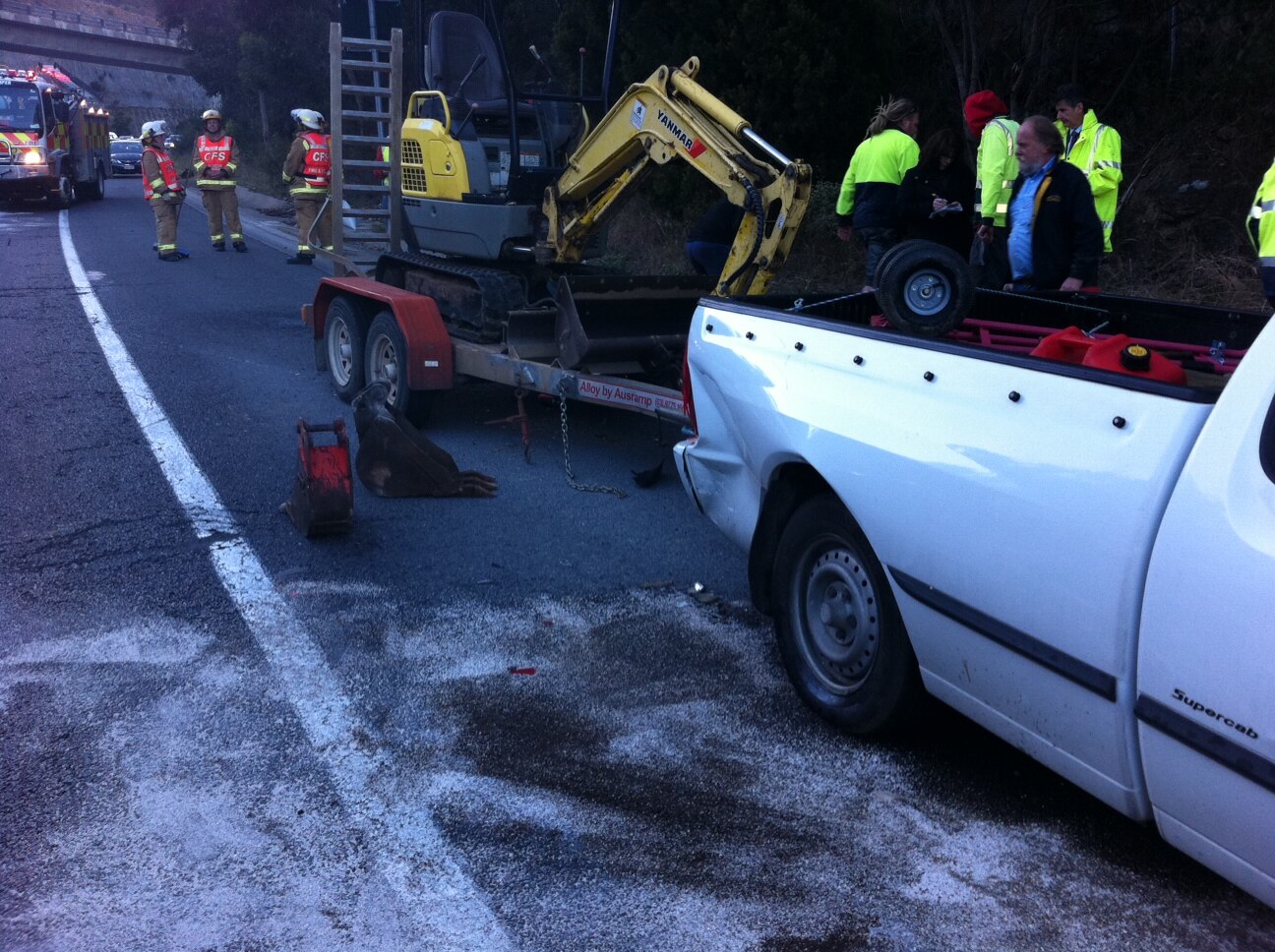 Fallen buckets cause Freeway crash - ABC News