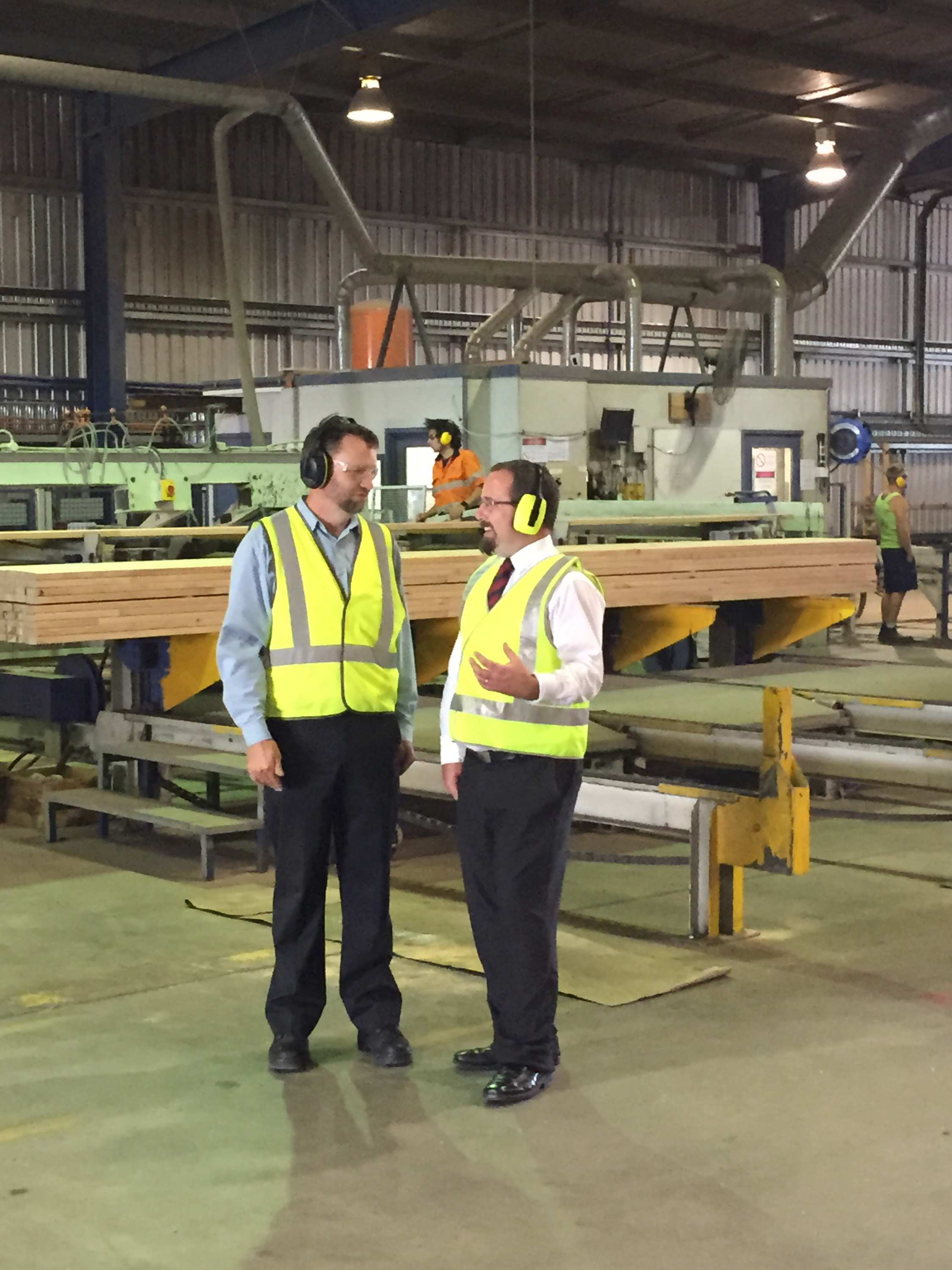 Ricky Muir visits former sawmill workplace in Victoria, reflects on ...