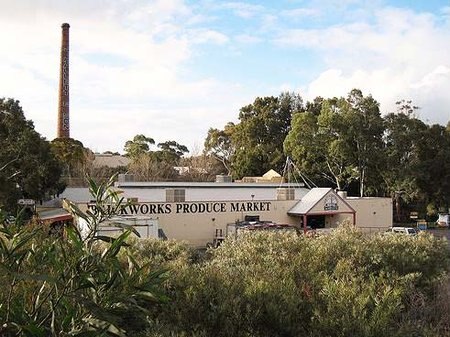 Brickworks traders pack up their stalls - ABC News