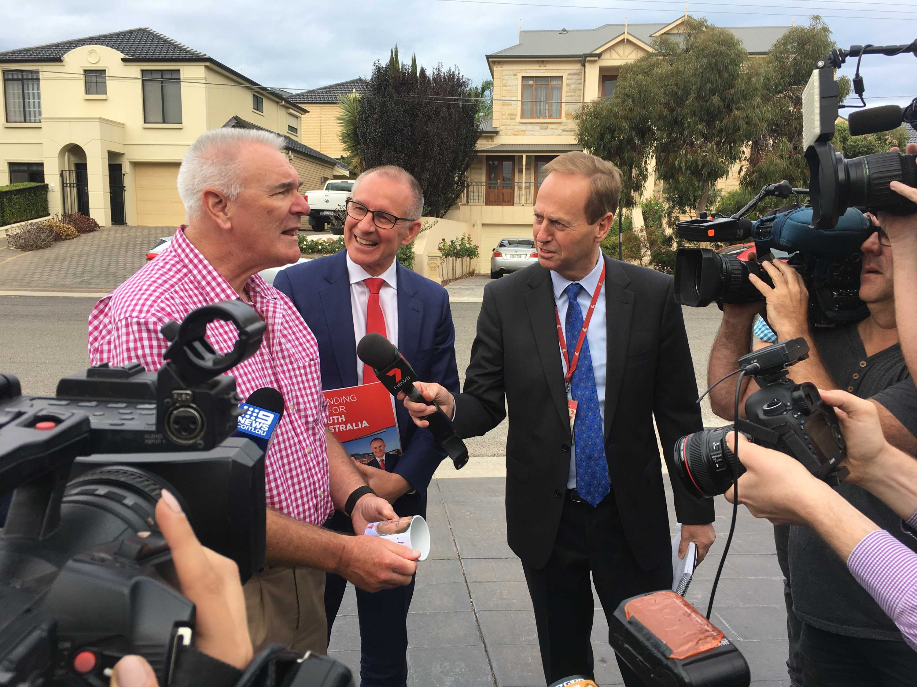 SA election: Premier Jay Weatherill heckled at energy press conference ...