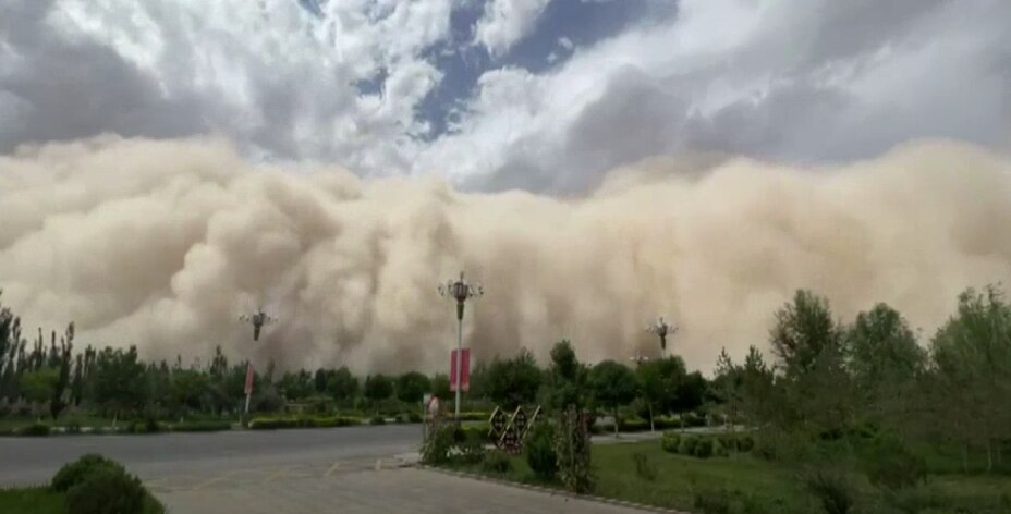 Sandstorm engulfs north-west Chinese city of Dunhuang within minutes ...