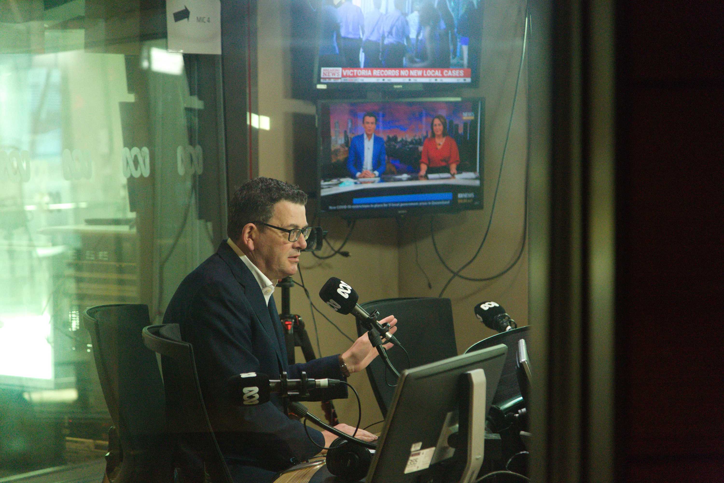 Daniel Andrews pushes for cut to returned traveller numbers until more ...