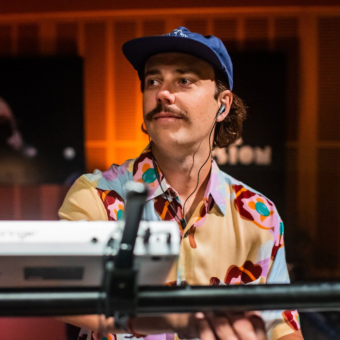 Dave Winnel covers Toto's 'Africa' for Like A Version - triple j