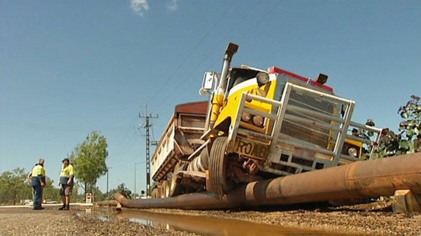 Road train driver pleads guilty over fatal crash - ABC News
