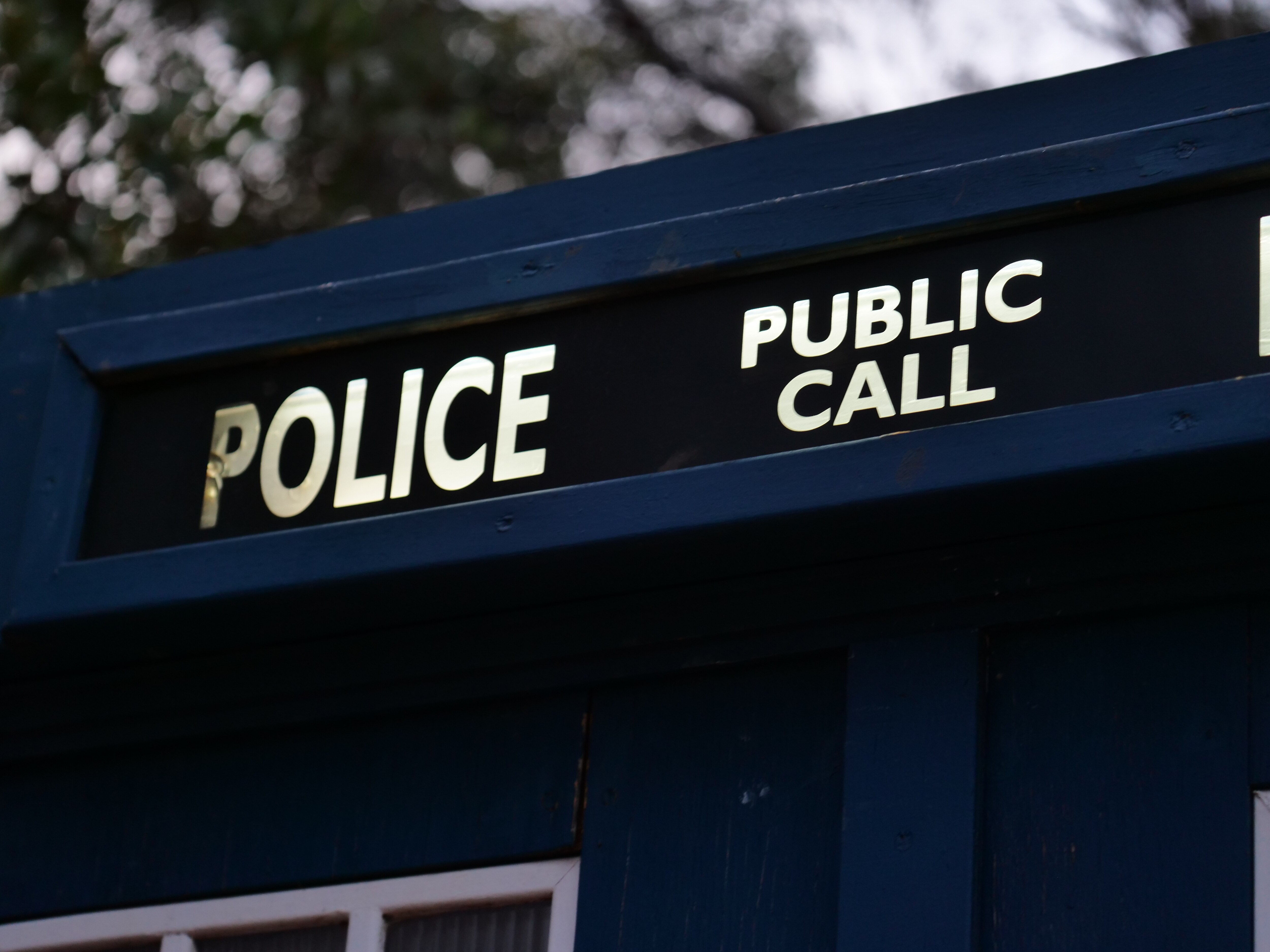 Meet the man who built a life-size TARDIS for his Doctor Who-loving ...