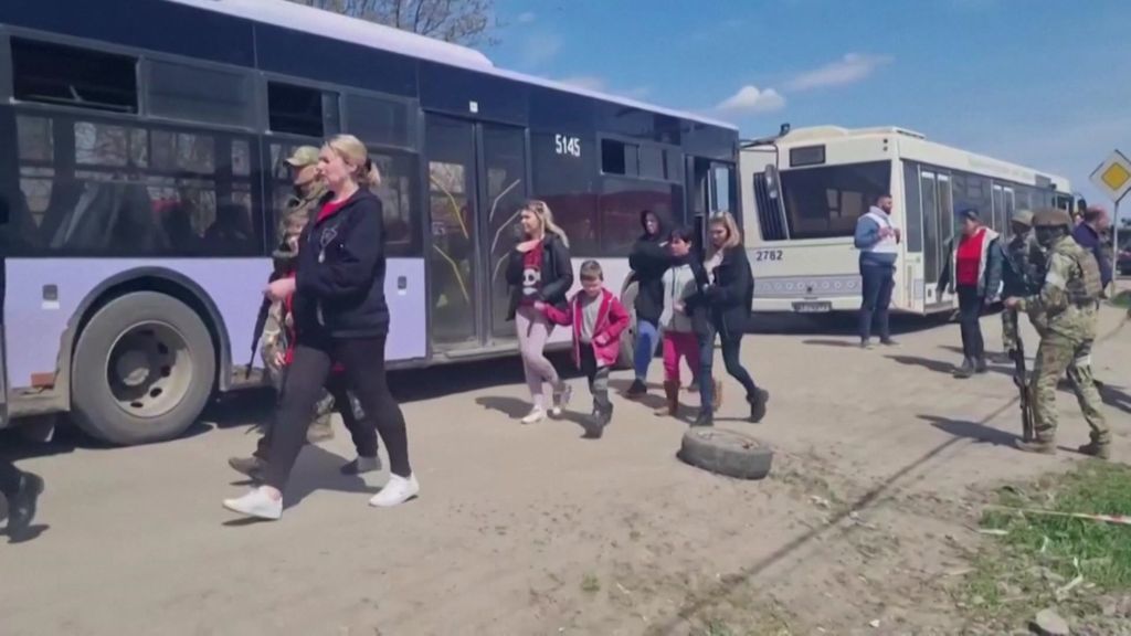 Mariupol civilians flee Azovstal bunkers - ABC News