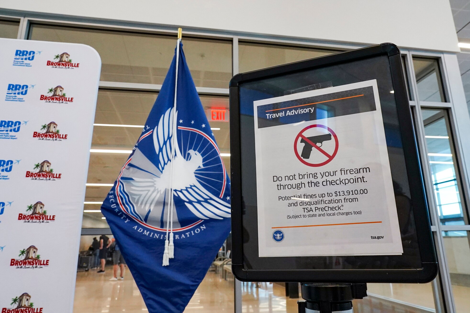 TSA uncovers more than 6,000 guns at American airports, with 88 per ...
