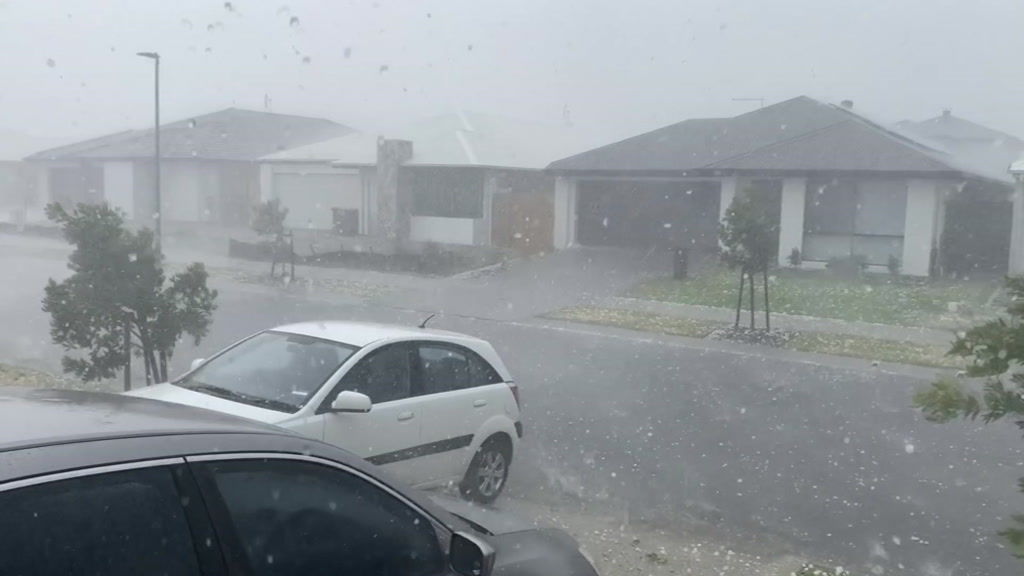 Hail hits South East Queensland brought in by severe storms - ABC News