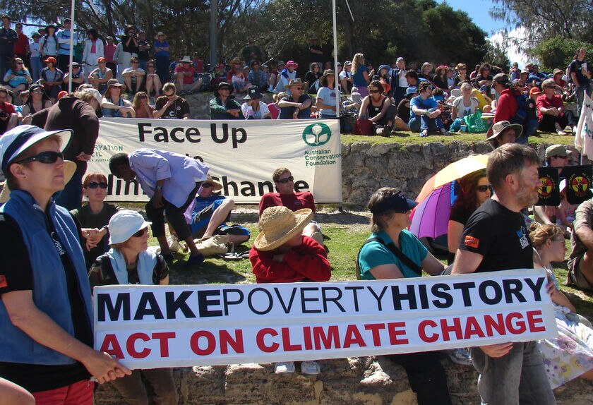 1,000 turn out for climate change rally - ABC News
