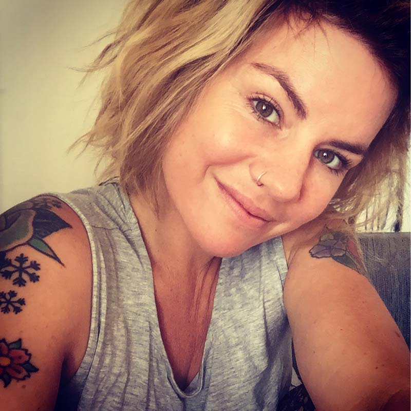 Celebrity blogger Constance Hall opens up about giving back - ABC News