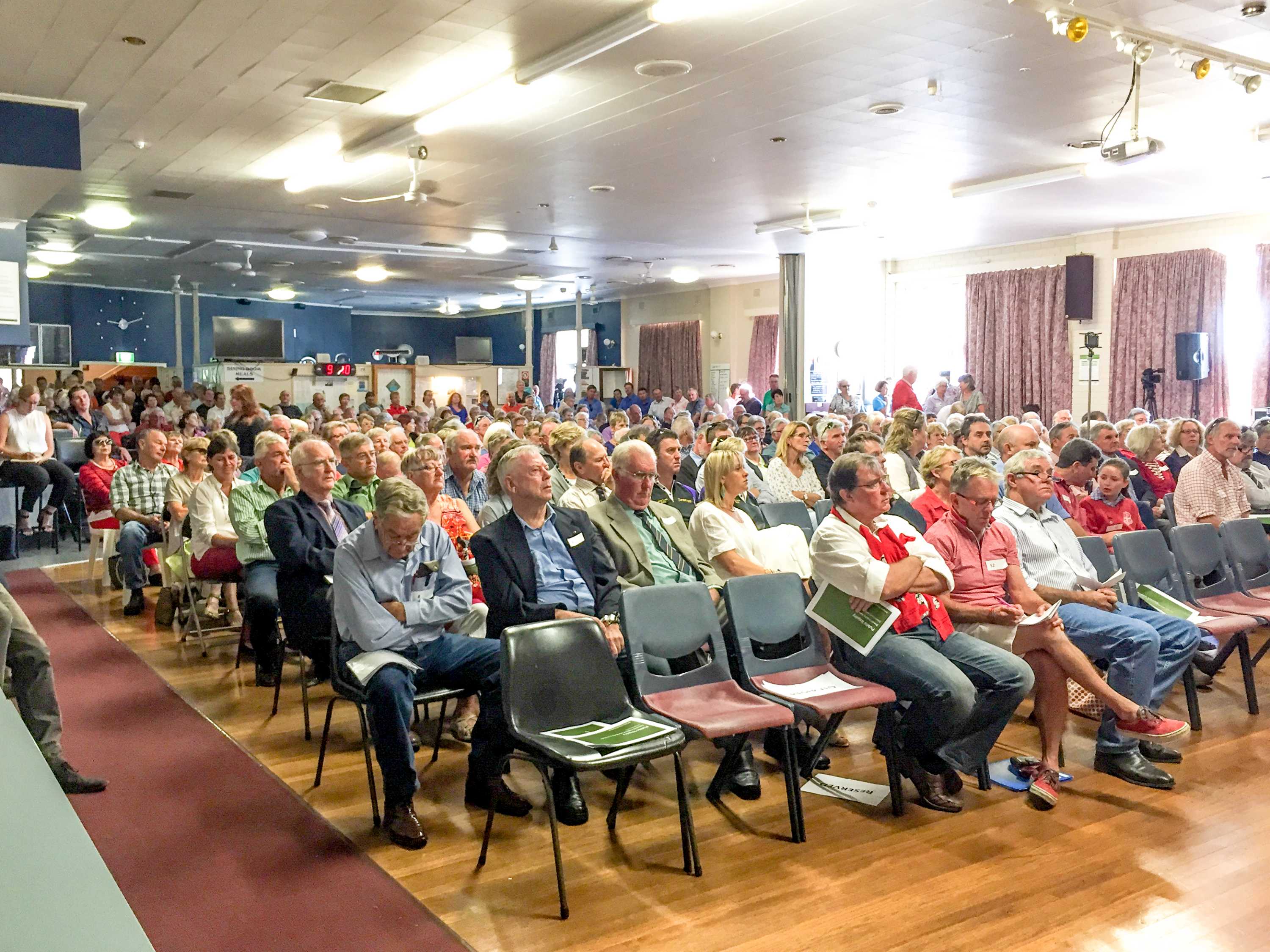 Walcha residents overwhelmingly vote against merger with Tamworth ...