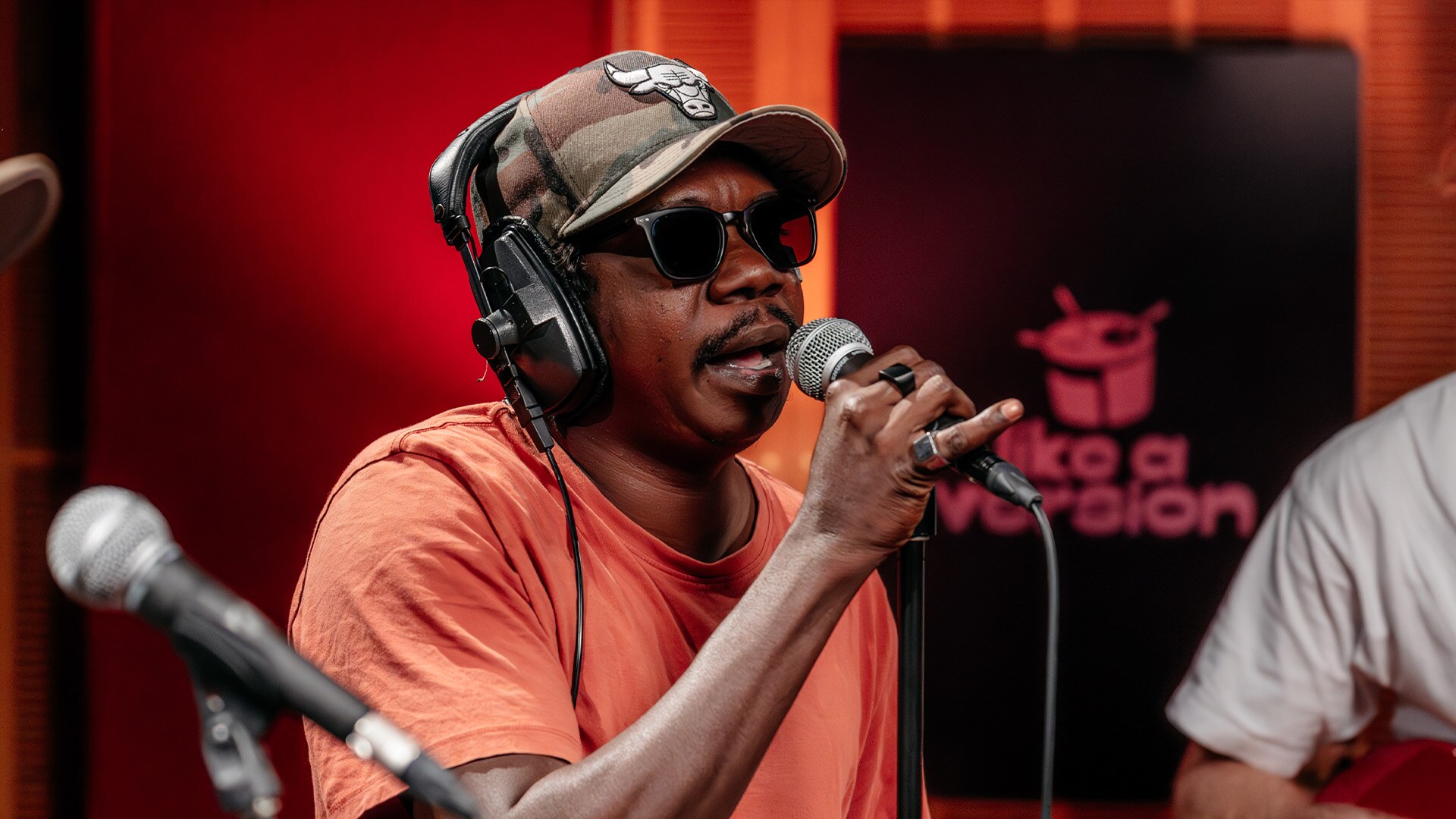 King Stingray cover Royel Otis’ ‘Oysters In My Pocket’ for Like A ...